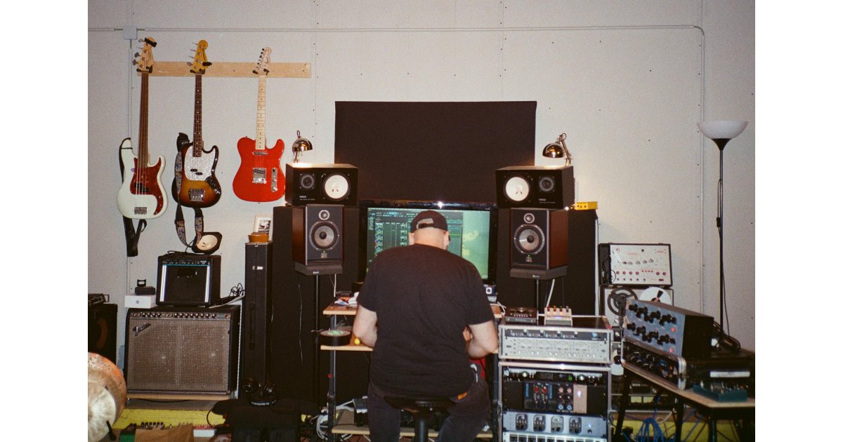 STUDIO HELICOPTER (recording studio) – book a studio – VOLTA